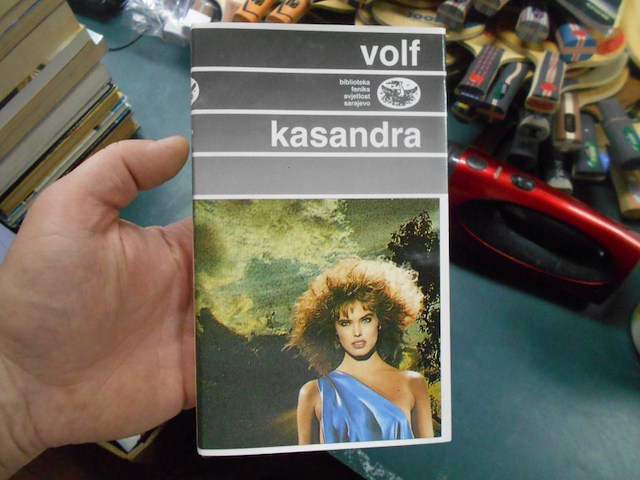 KRISTA VOLF - KASANDRA