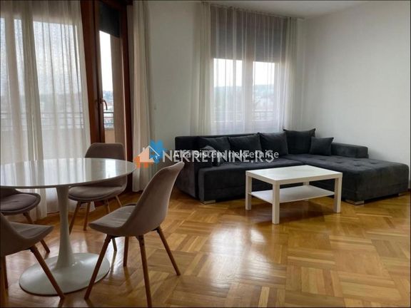 Zvezdara, Đeram pijaca, 3.0 stan, 77m2, 1100 EUR, ID 40245