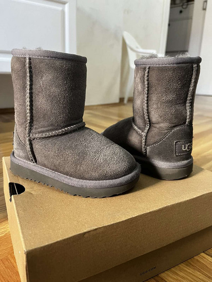 UGG cizmice vel 23,5