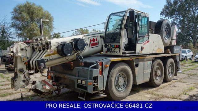 Građevinska dizalica - dizalica na dnu
TEREX SHAEFF - DEMAG K 3208 AC40 CITY