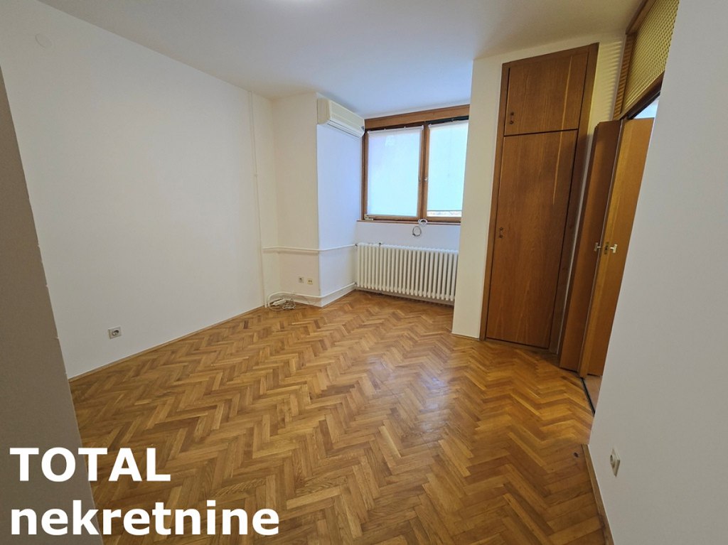 NOVI SAD - CENTAR - 38. 00 m2