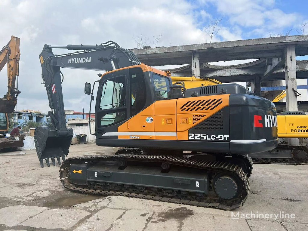 Hyundai R225LC-9T bager guseničar