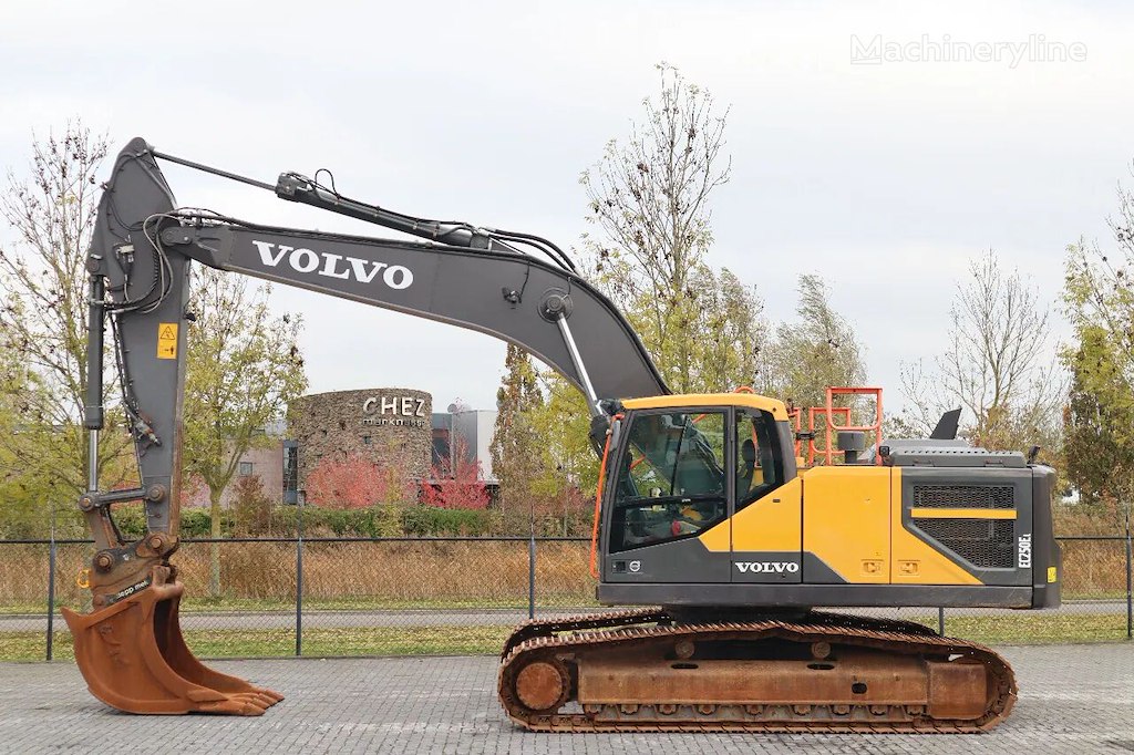 Volvo EC 250 EL | QUICK COUPLER | BUCKET | AIRCO bager guseničar