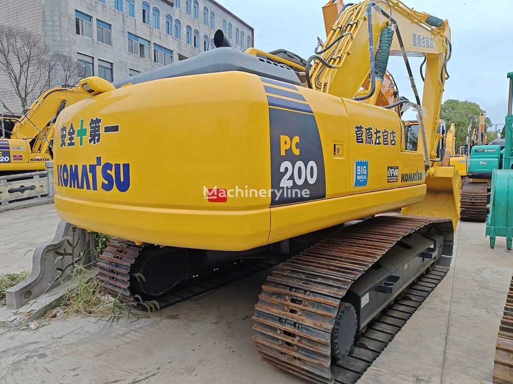 Komatsu PC200-8MO bager guseničar