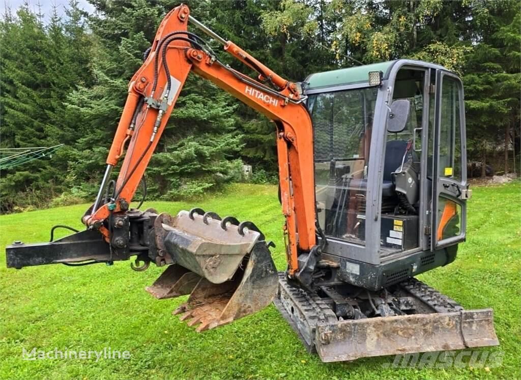 Hitachi ZX18CLR, kallistuva liitin, 3 kauhaa, hara mini bager