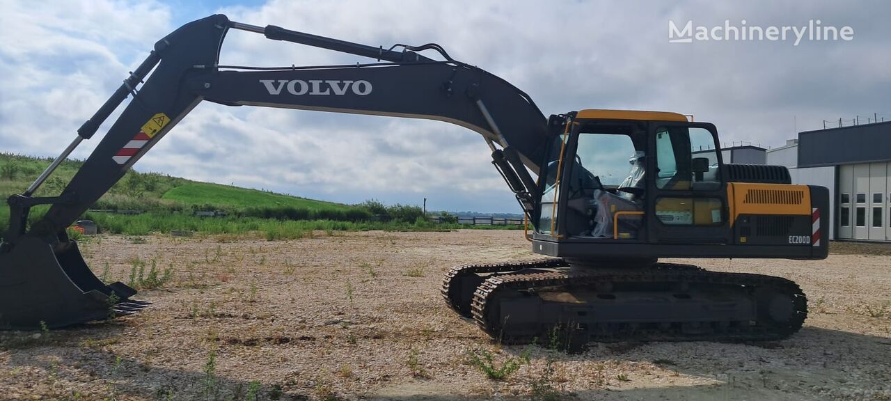 Novi Volvo EC200 bager guseničar