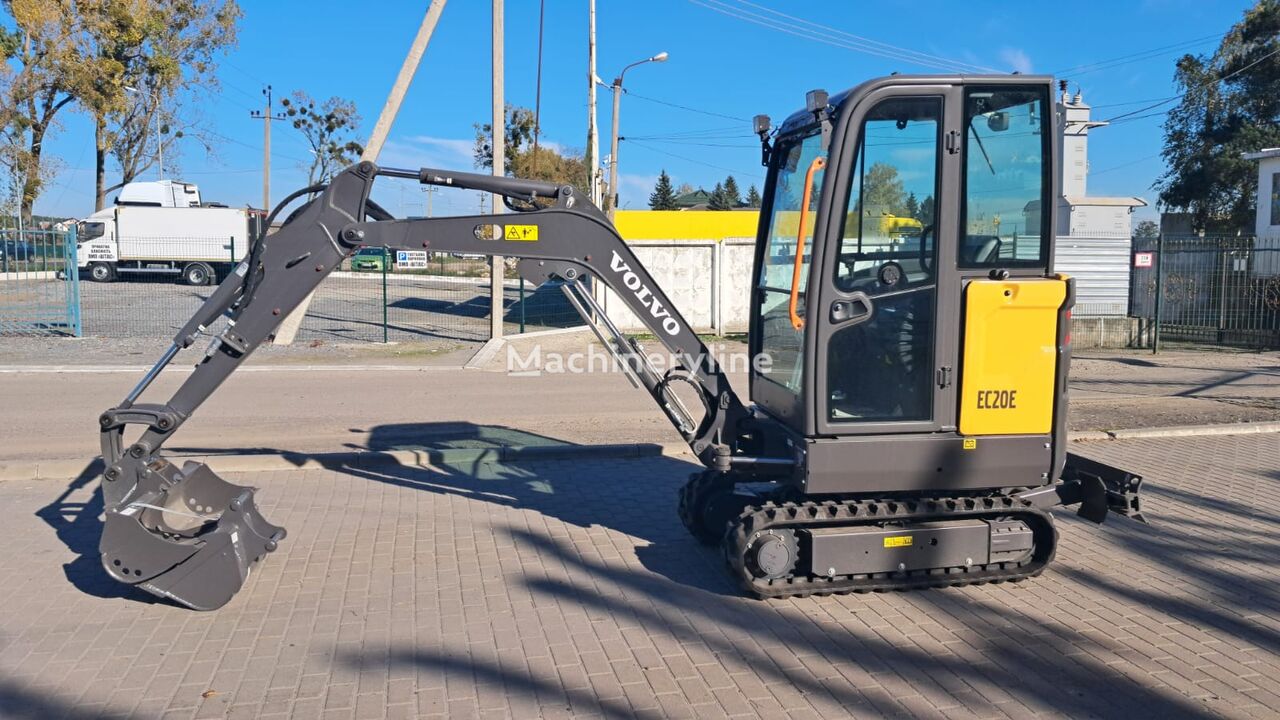 Novi Volvo EC20E mini bager