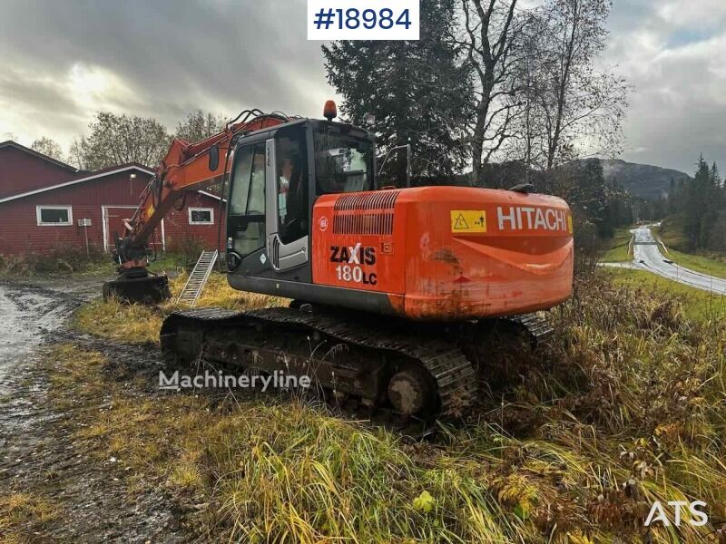 Hitachi ZX180LC-3 bager guseničar