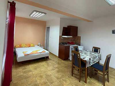 SREBRNO JEZERO – Apartmani DESKOM