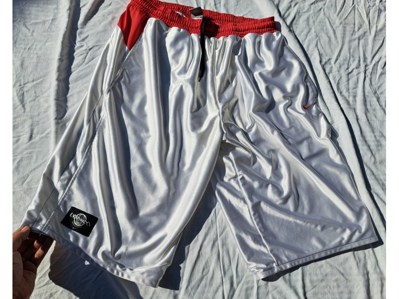 Vintage 00s Silver & Red Nike Basketball Shorts Veliki