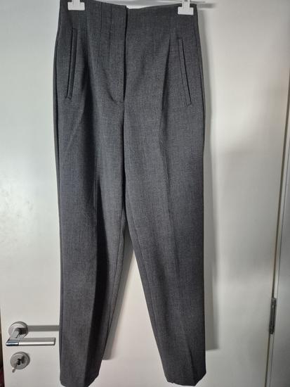 Zara sive pantalone