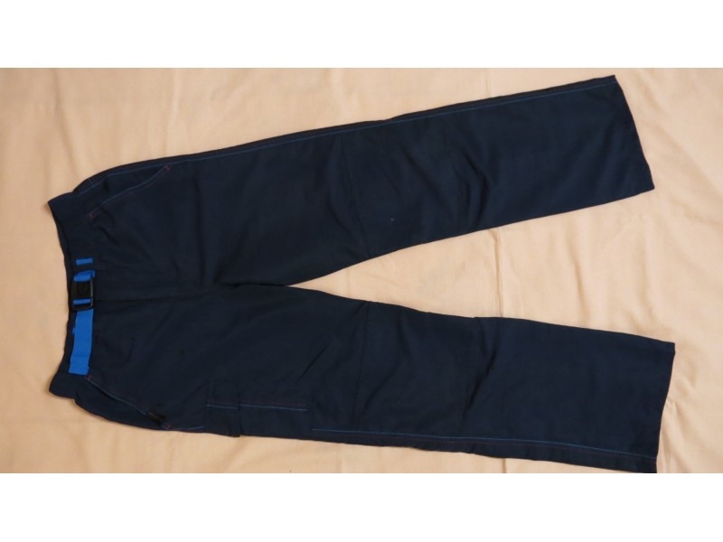 Pantalone Decathlon vel.12god (153-162cm) kao NOVO