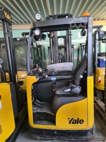 Doprete do kamiona
Yale MR25