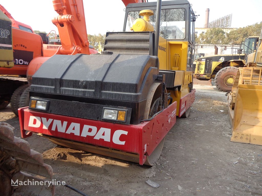 Dynapac CC421 valjak za asfalt