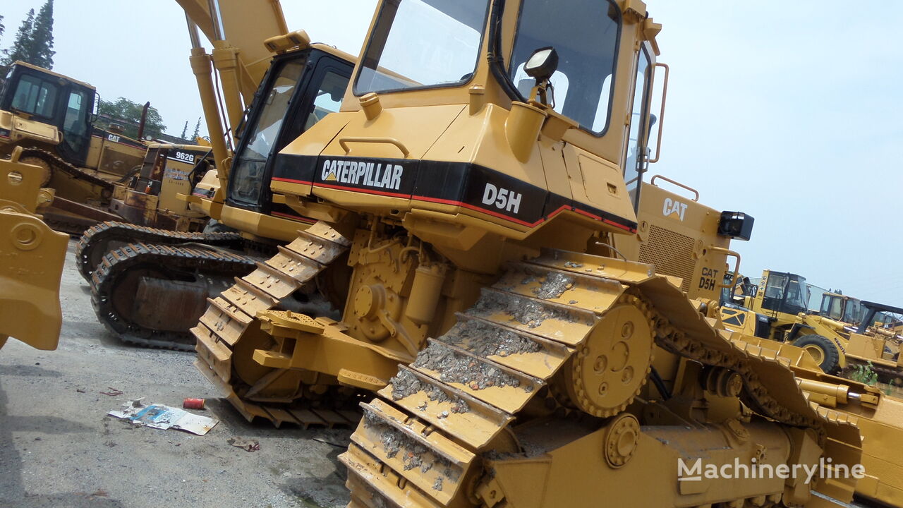 Caterpillar D5H buldožer