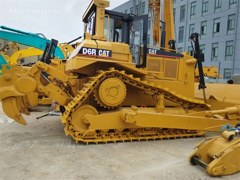 Caterpillar D6R buldožer