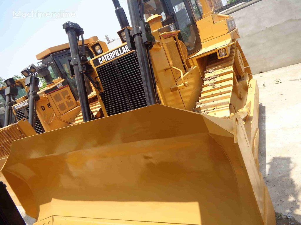 Caterpillar D8R buldožer