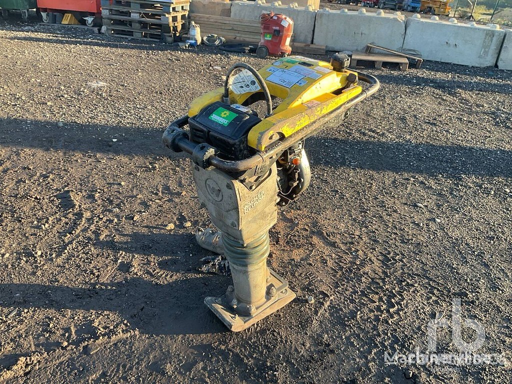 Prodaje se Wacker Neuson BS50-2 (Inoperable) nabijač na aukciji