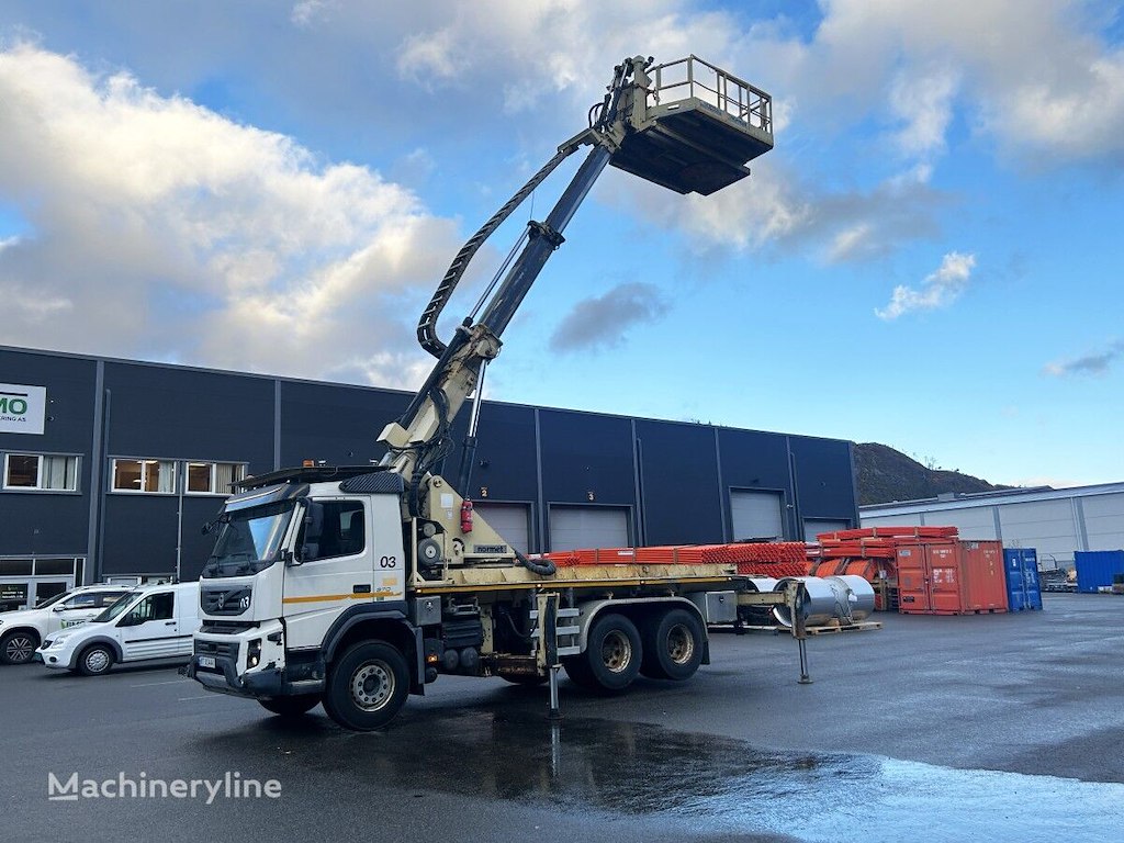 Prodaje se Volvo FMX 370 6X4 med NORMET Esslift 1000 plattform / korg auto dizalicu s korpom na aukciji