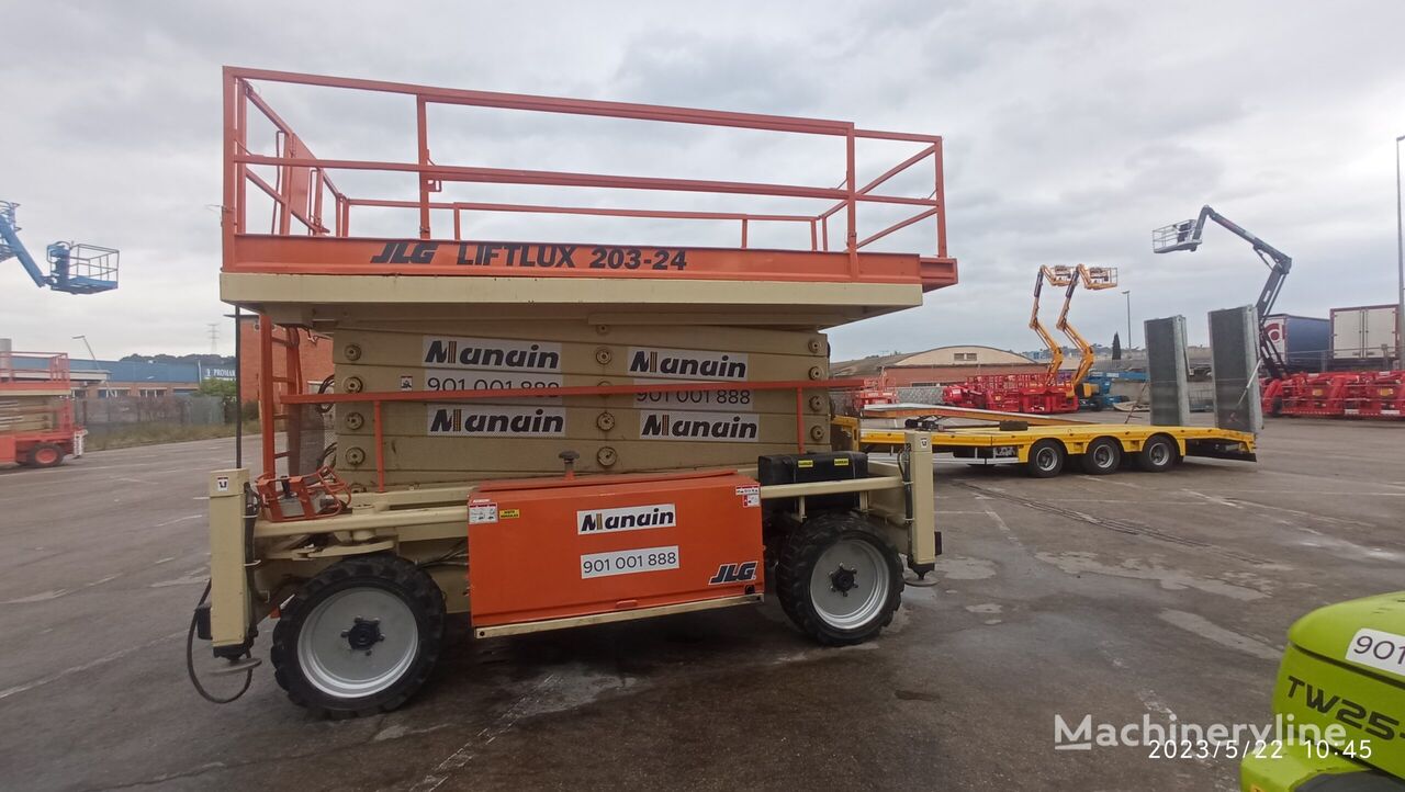 JLG 203-24 makazasta platforma