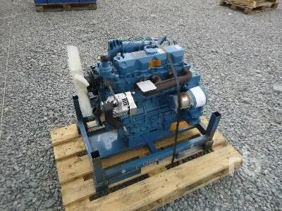 Motor za Kubota V2203 16, utilizat, pe palet de lemn građevinske mašine