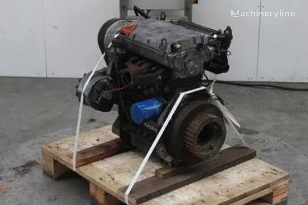 Motor za Deutz F3M1008 recondiționat pe palet građevinske mašine