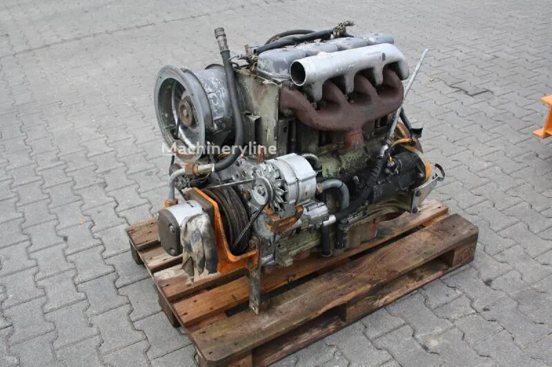 Deutz Motor Second Hand 12 pe Palet de Lemn za Deutz F4L912 građevinske mašine