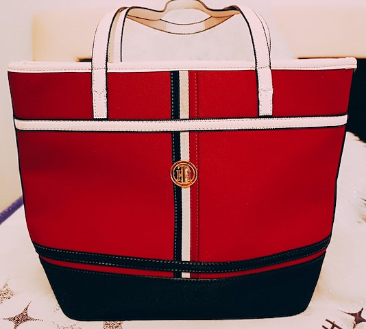 TOMMY HILFIGER TORBA Novo