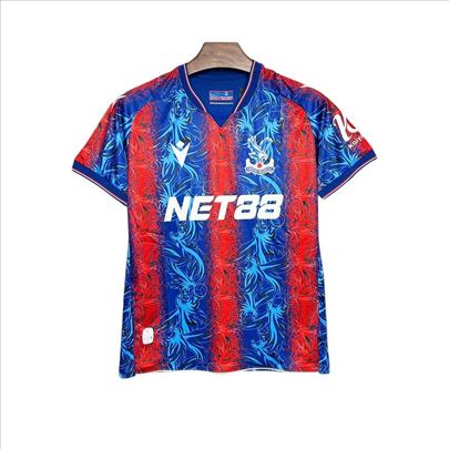 Crystal Palace 2024/2025 domaći dres