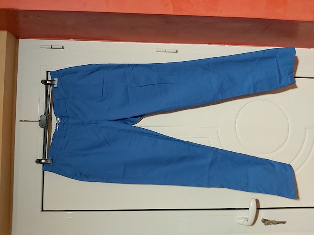 Plave pantalone