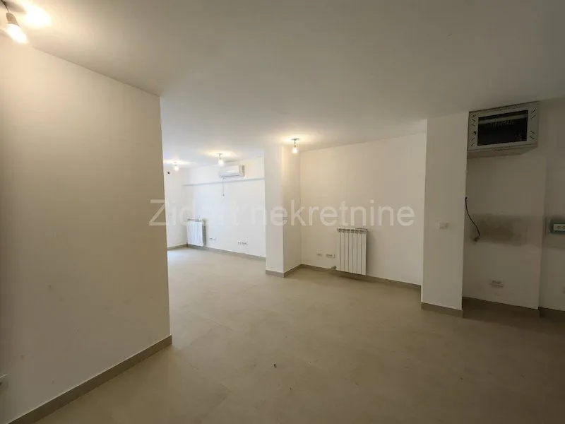 Izdavanje, poslovni prostor, 80m2, Južni Bulevar, Vračar, Beograd