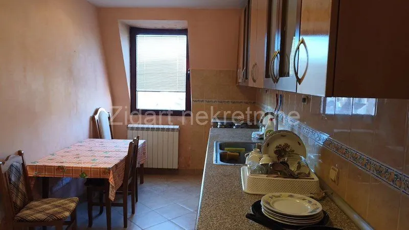 Izdavanje, četvorosoban stan, 0m2, Uciteljsko Naselje, Zvezdara, Beograd