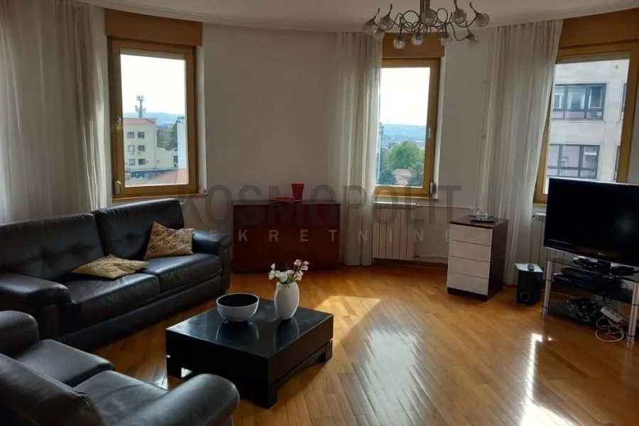 Izdavanje, trosoban stan, 110m2, Crveni Krst, Beograd