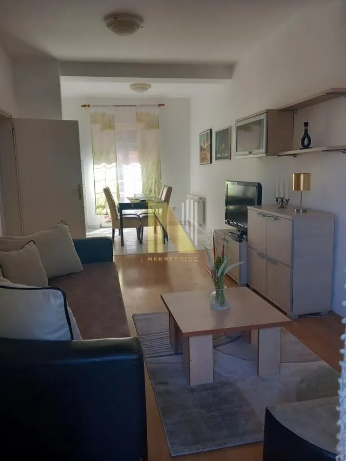 Izdavanje, jednosoban stan, 45m2, Spens, Novi Sad, Novi Sad