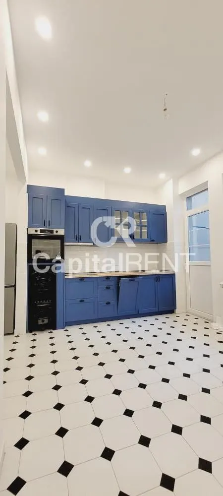 Izdavanje, trosoban stan, 105m2, Stari Grad, Beograd