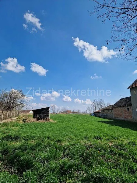 Prodaja, zemljište, 1400m2, Stari Banovci, Stara Pazova