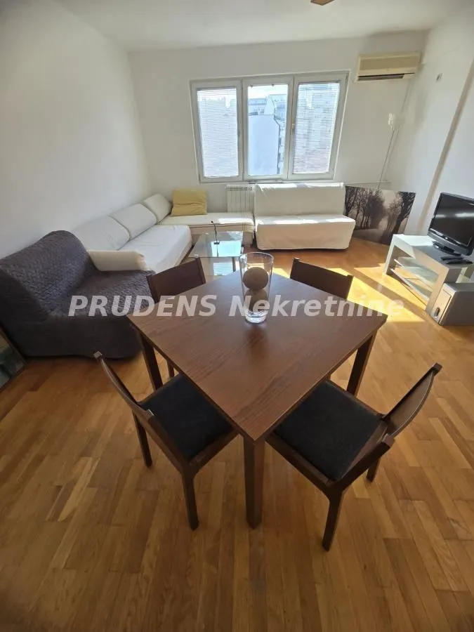 Prodaja, četvorosoban stan, 90m2, Đeram Pijaca, Beograd