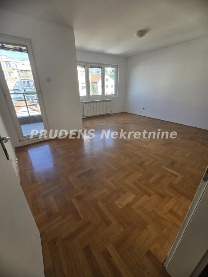 Prodaja, četvorosoban stan, 96m2, Đeram Pijaca, Beograd