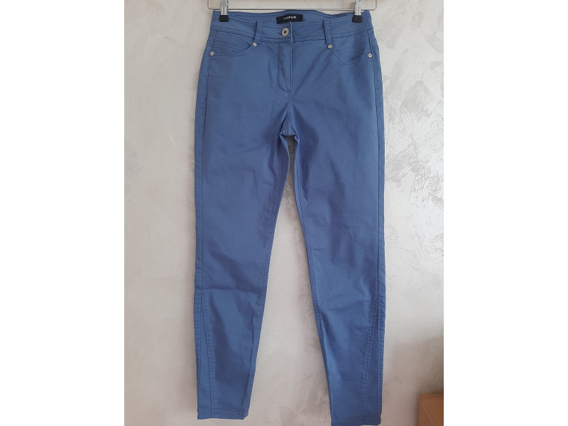 Pantalone vel 36 kao NOVE