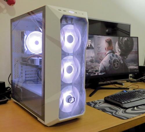 Gaming PC Ryzen 7 7700X/RTX 4060 Ti/32GB DDR5/1TB M2/700W/Garancija 2027.