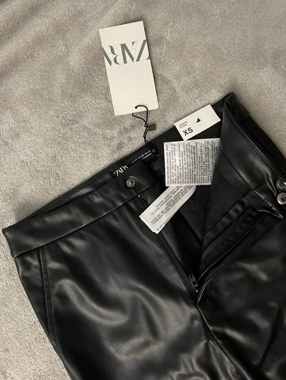 Zara pantalone