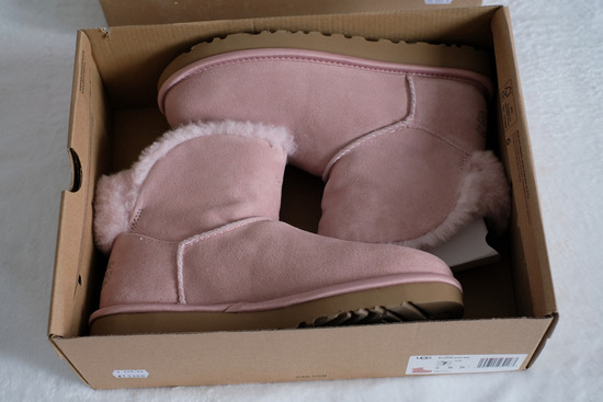 UGG Mini Bow Luksuzna ovčja koža i poboljšani đon