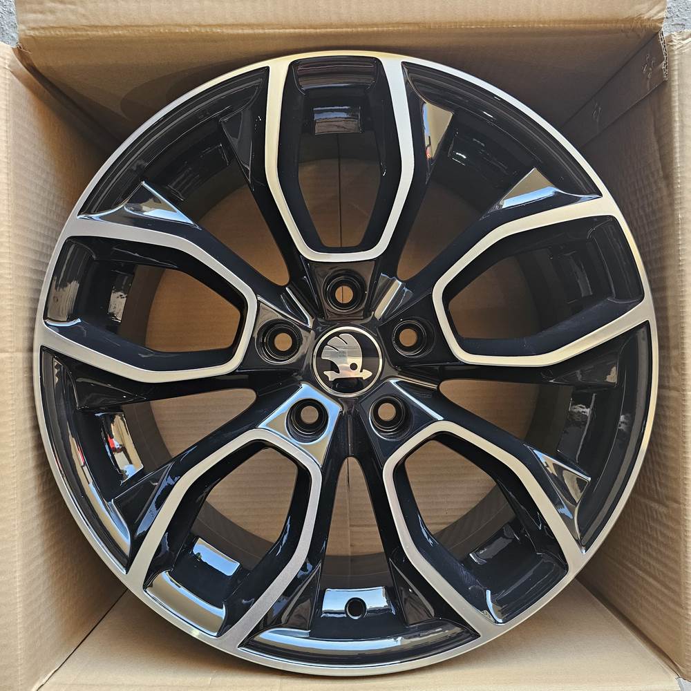 ALU FELNE
7J x16 ET45 5X100