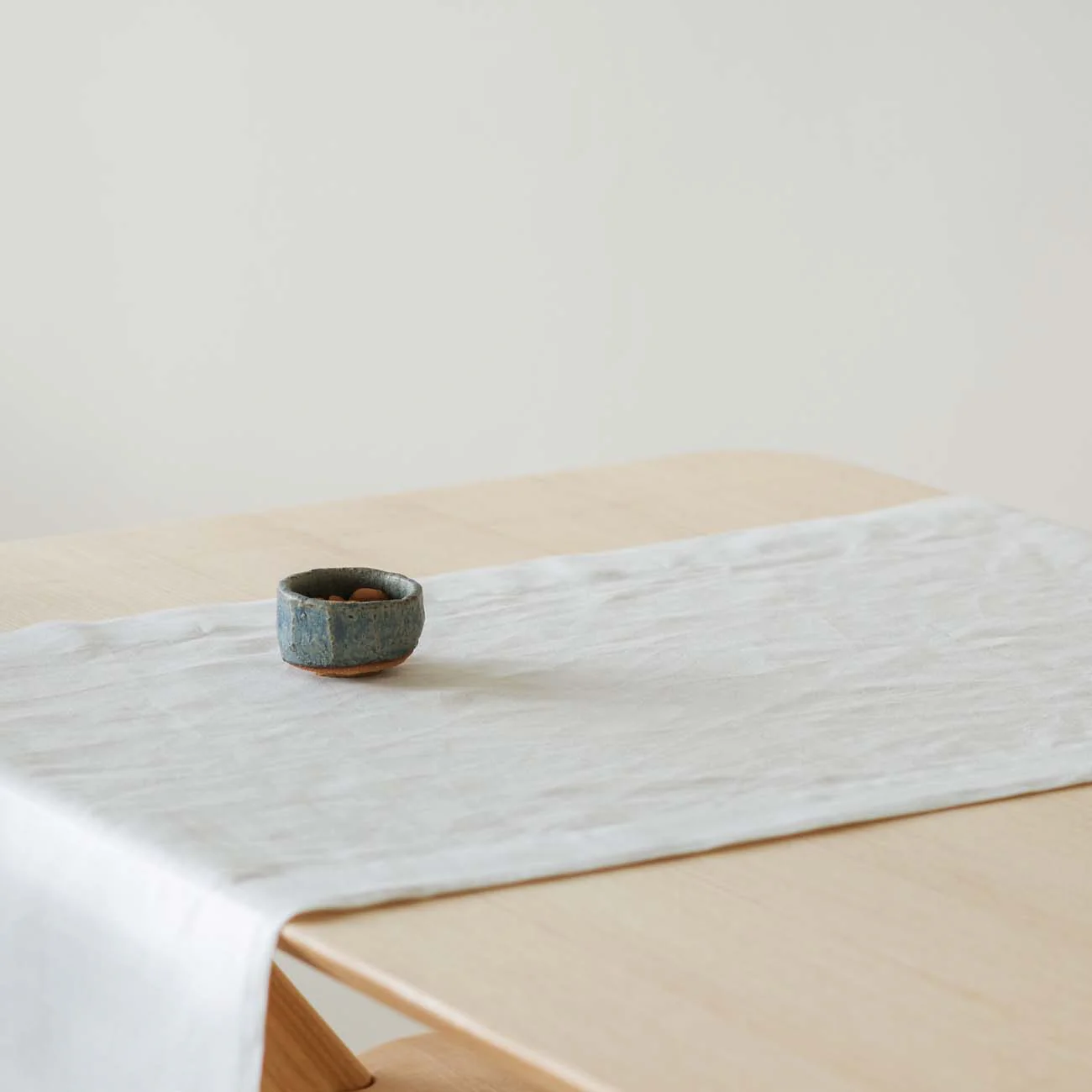 LINEN TABLE RUNNER