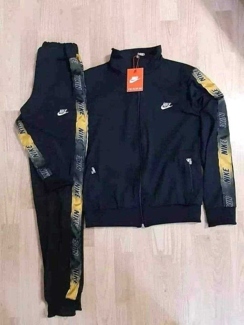 Nike, S (EU 36), M (EU 38), L (EU 40), Jednobojni, bоја - Crna