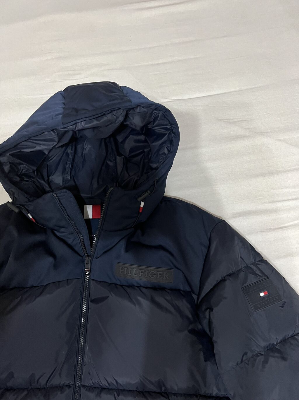 Tommy Hilfiger, L (EU 40), Jednobojni, Sa postavom