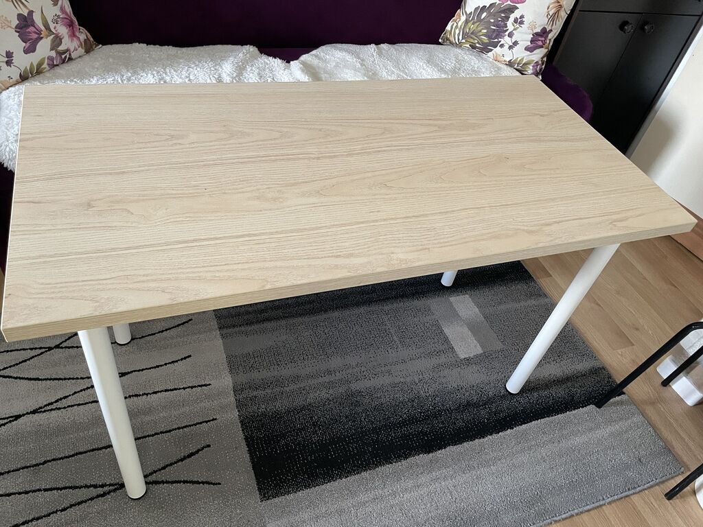 Ikea trpezarijski sto nov sa etiketama.Nogari se razvijaju.Dimenzije