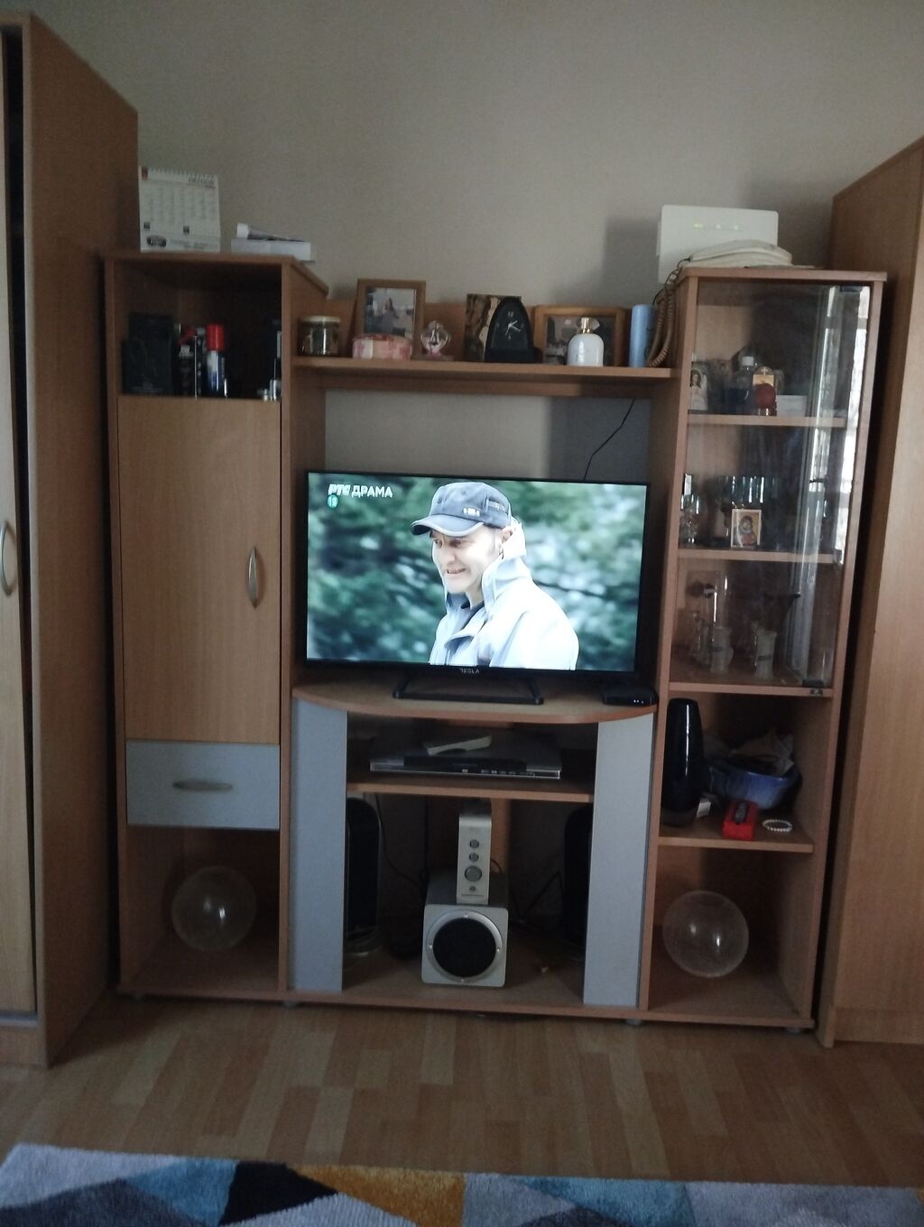 Postolje za TV, Upotrebljenо