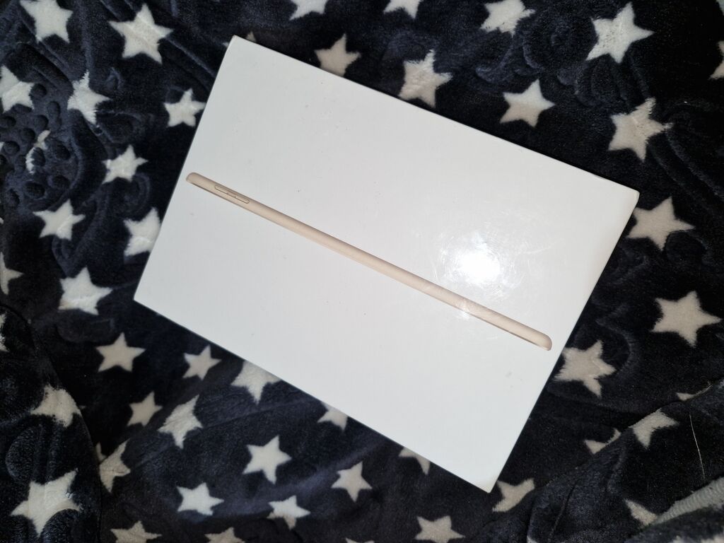 Apple Ipad 2017 32G potpuno nov u kutiji sa vakumskim pakovanjem Rose