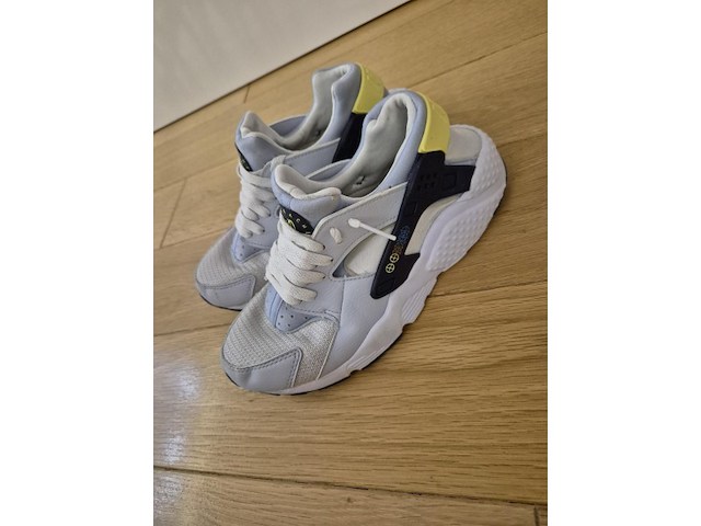 NIKE HUARACHE patike, odgovaraju broju 36.5-37